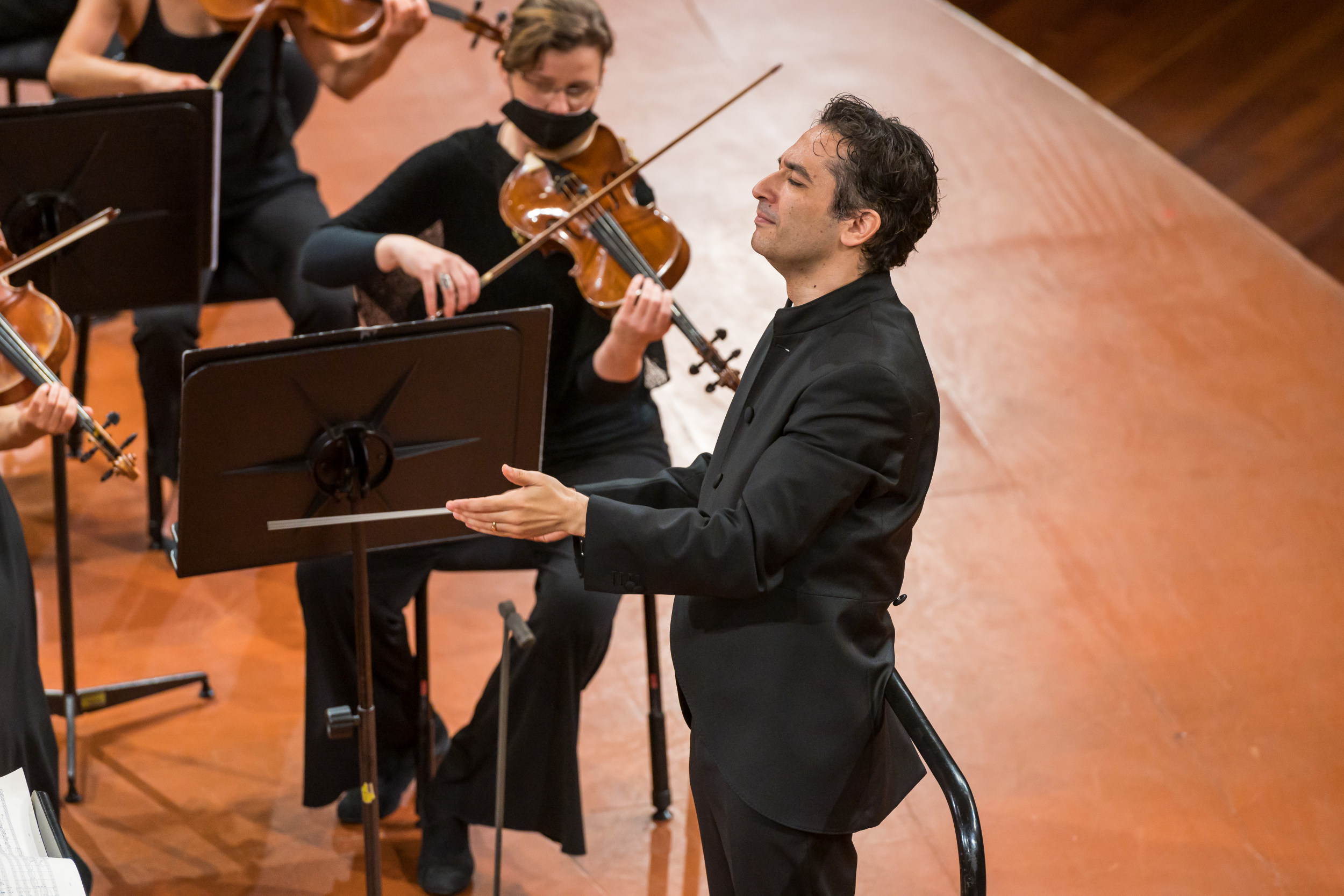 OPERA Charm | FROM NAPLES TO BUENOS AIRES WITH ANDRÈS OROZCO-ESTRADA ...
